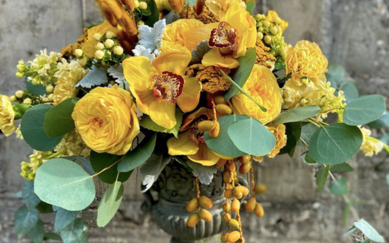 Far From Static, Design Monochromatic! July Global Flower Trend